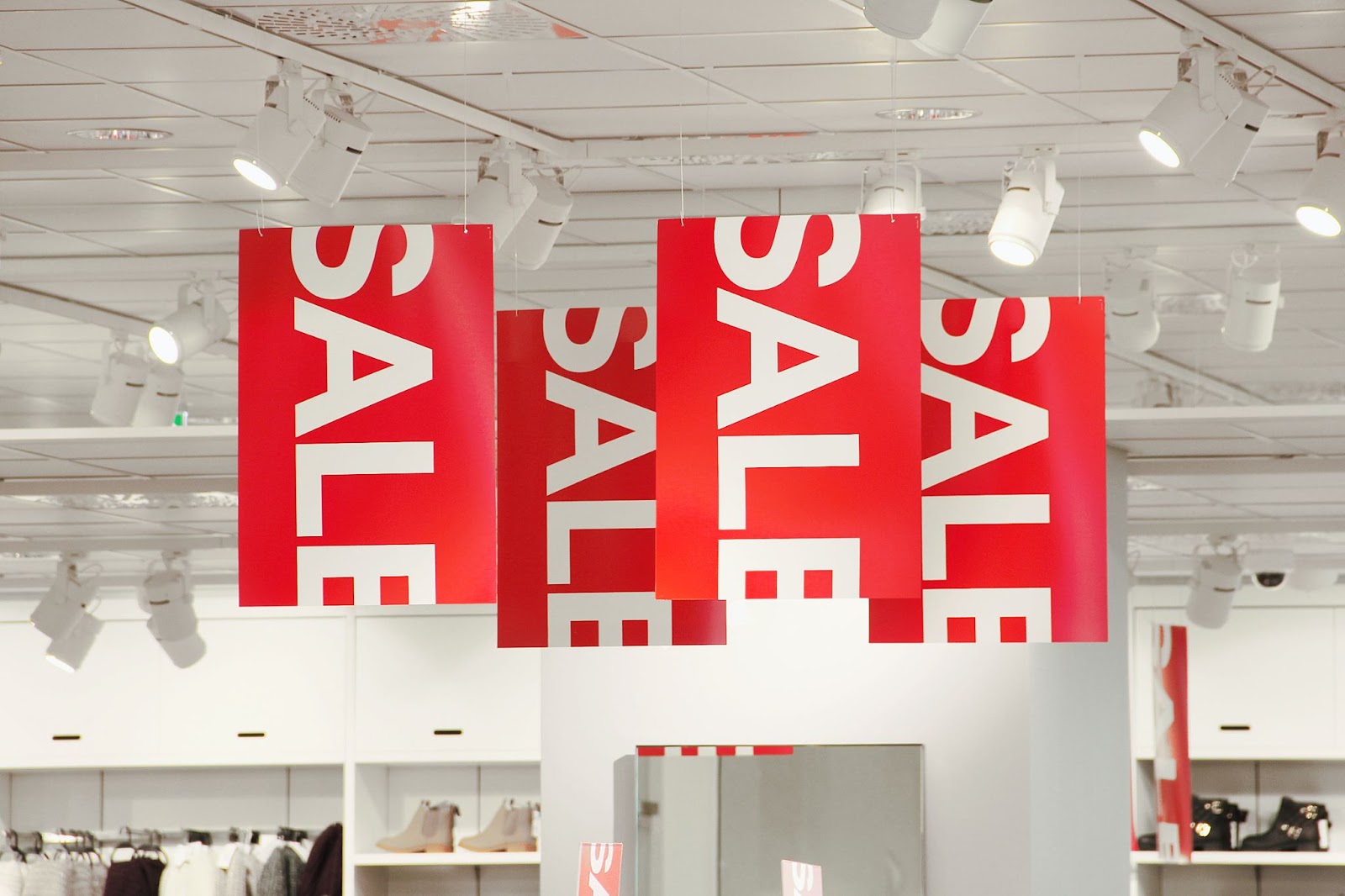 10 Signs it’s Time for New Retail Signage - Article
